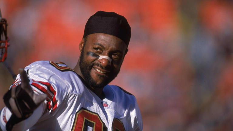 NFL: Legendary Jerry Rice Wipes Out Massive School Lunch Debt for 100 ...