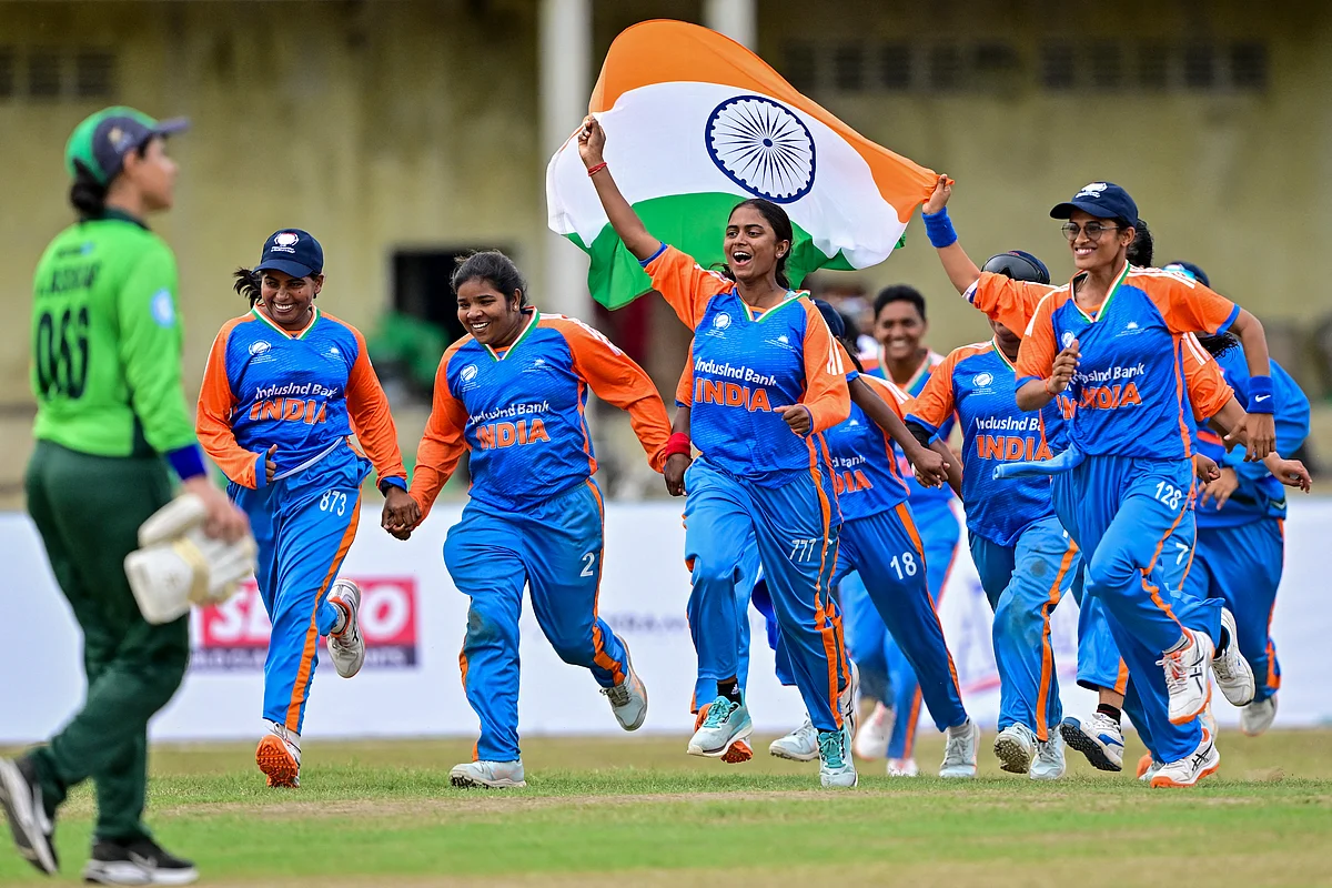 Look: India and Pakistan blind cricket female players shake hands ...