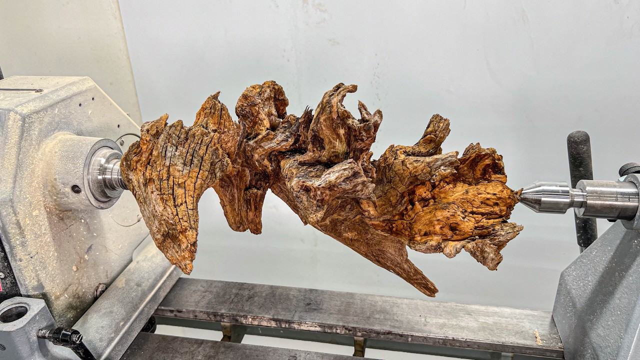 Transforming rotting wood into a stunning glossy vase!