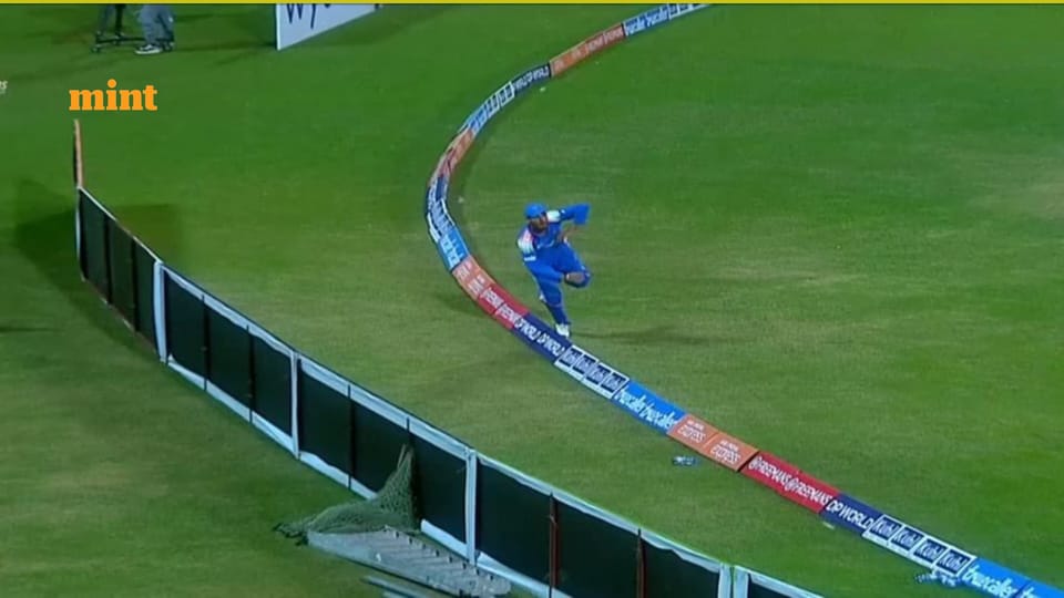 ‘Crazy umpiring’: PAK opener Maaz Sadaqat not given out despite clean ...