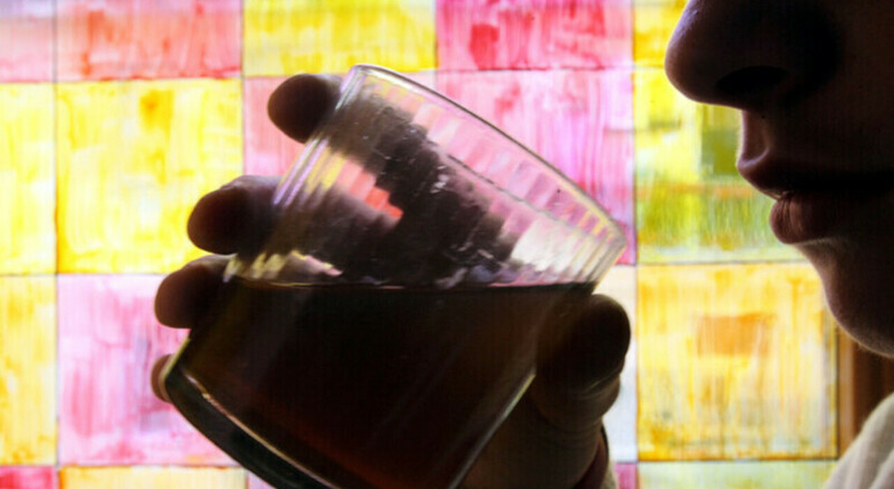 Napoli, alcol a minori senza carta d'identità: deferito gestore di un ...