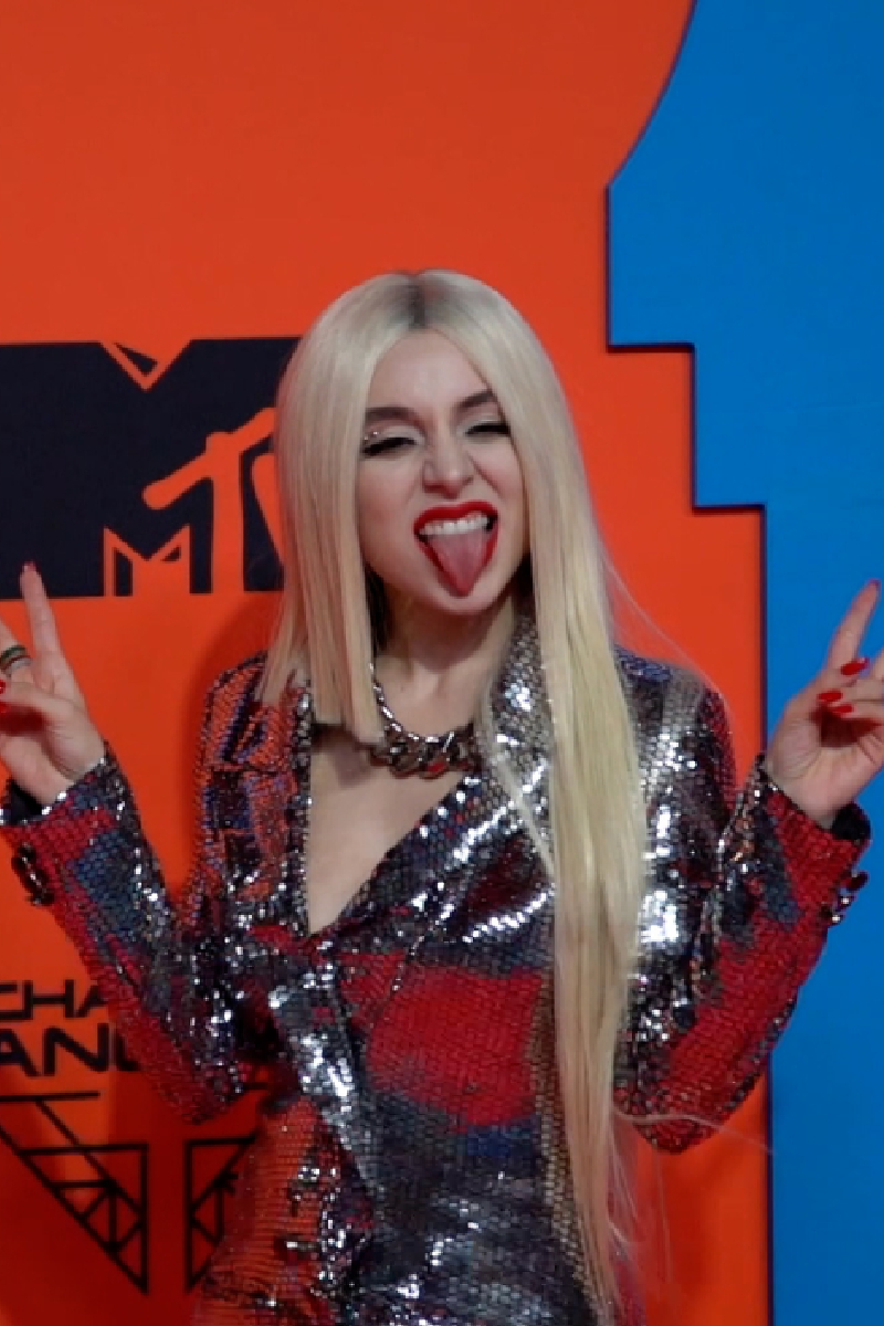 Ava Max: la potencia pop que redefine el glamour
