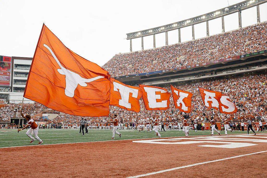 Let's bring honor for vets back to name of UT football stadium | Opinion