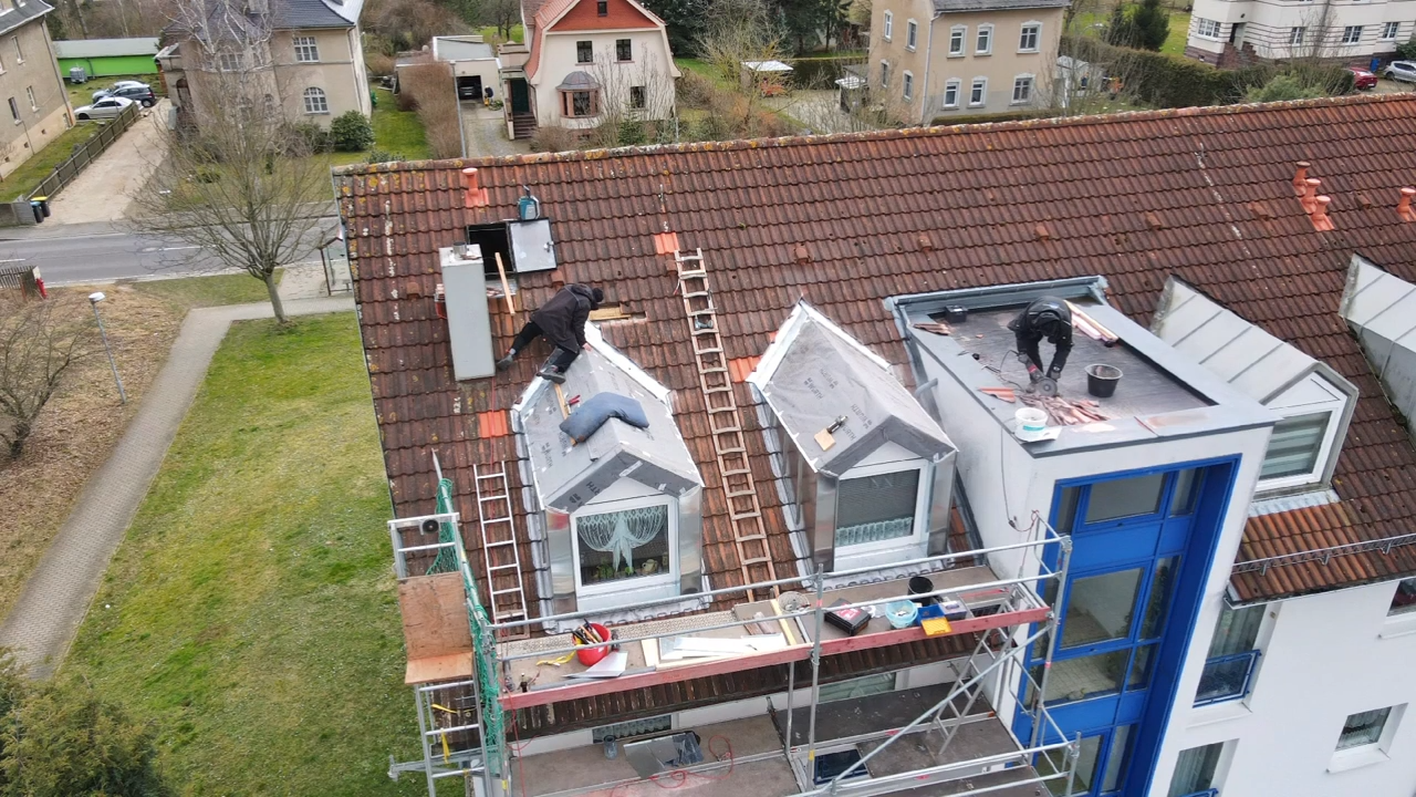 Gauben mit Zink einfassen - Stehfalz - Dachdecker in Colditz