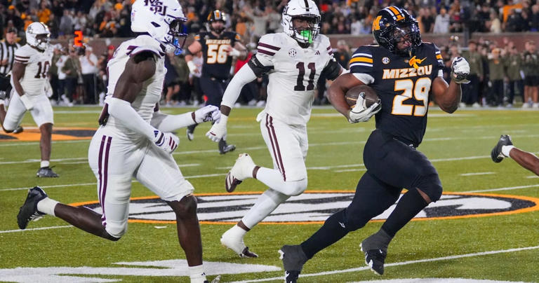 Mizzou running game rolls to 49-27 win on Senior Night