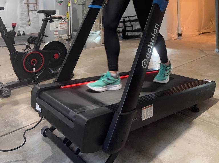 Echelon Stride-8s Treadmill Review: Pros, Cons and Who Should Buy It