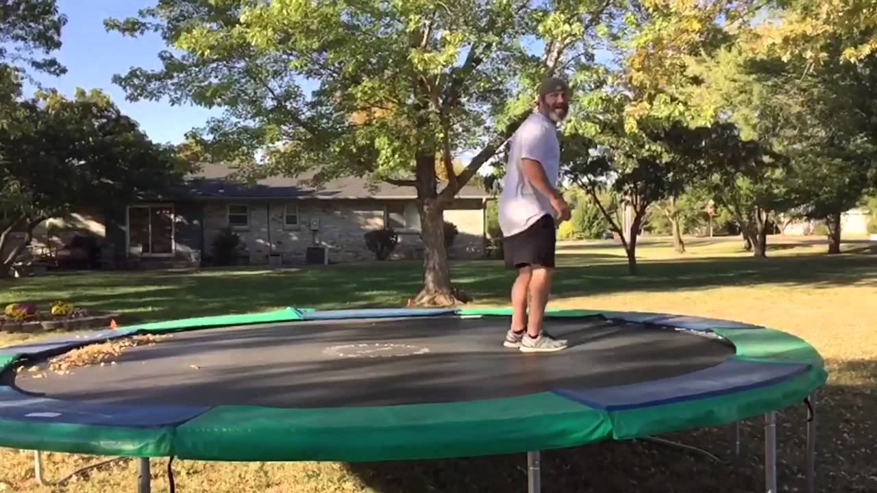 Dad’s Hilarious Backflip Attempt on Trampoline