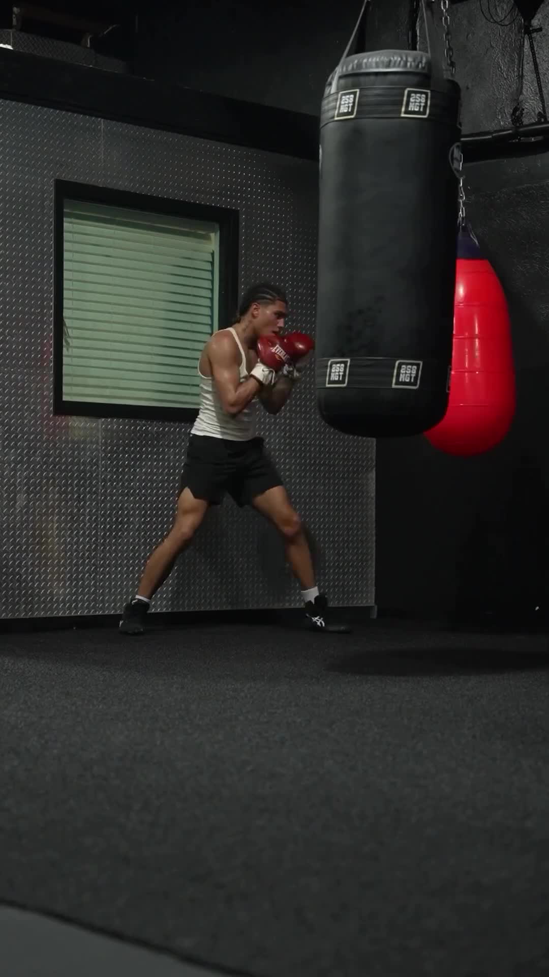 Elijah Flores back in lab after sparring Devin Haney ahead of his fight ...