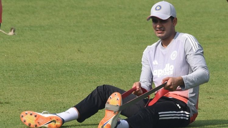 Big boost to India as Shubman Gill discharged from hospital, returns to ...