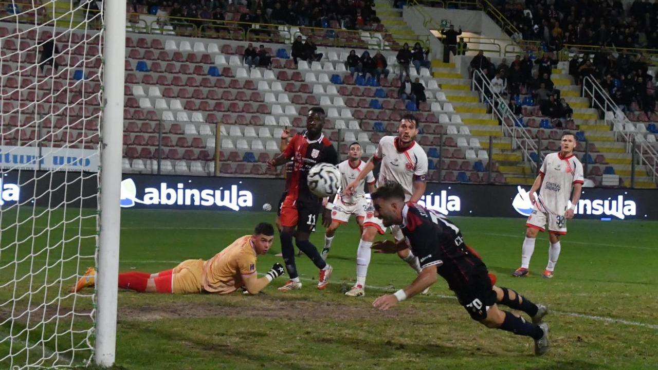 Torres-Perugia termina 1-1: pari che non serve a nessuno