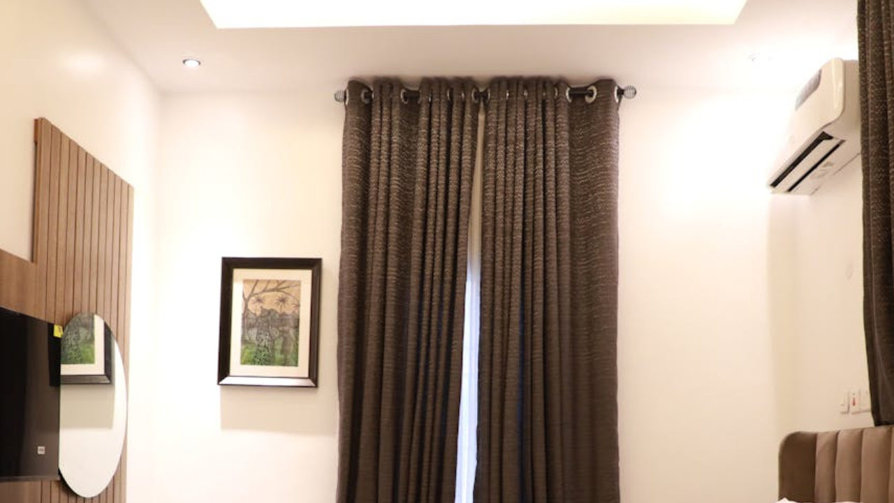 12 visual barriers that are making your space feel smaller