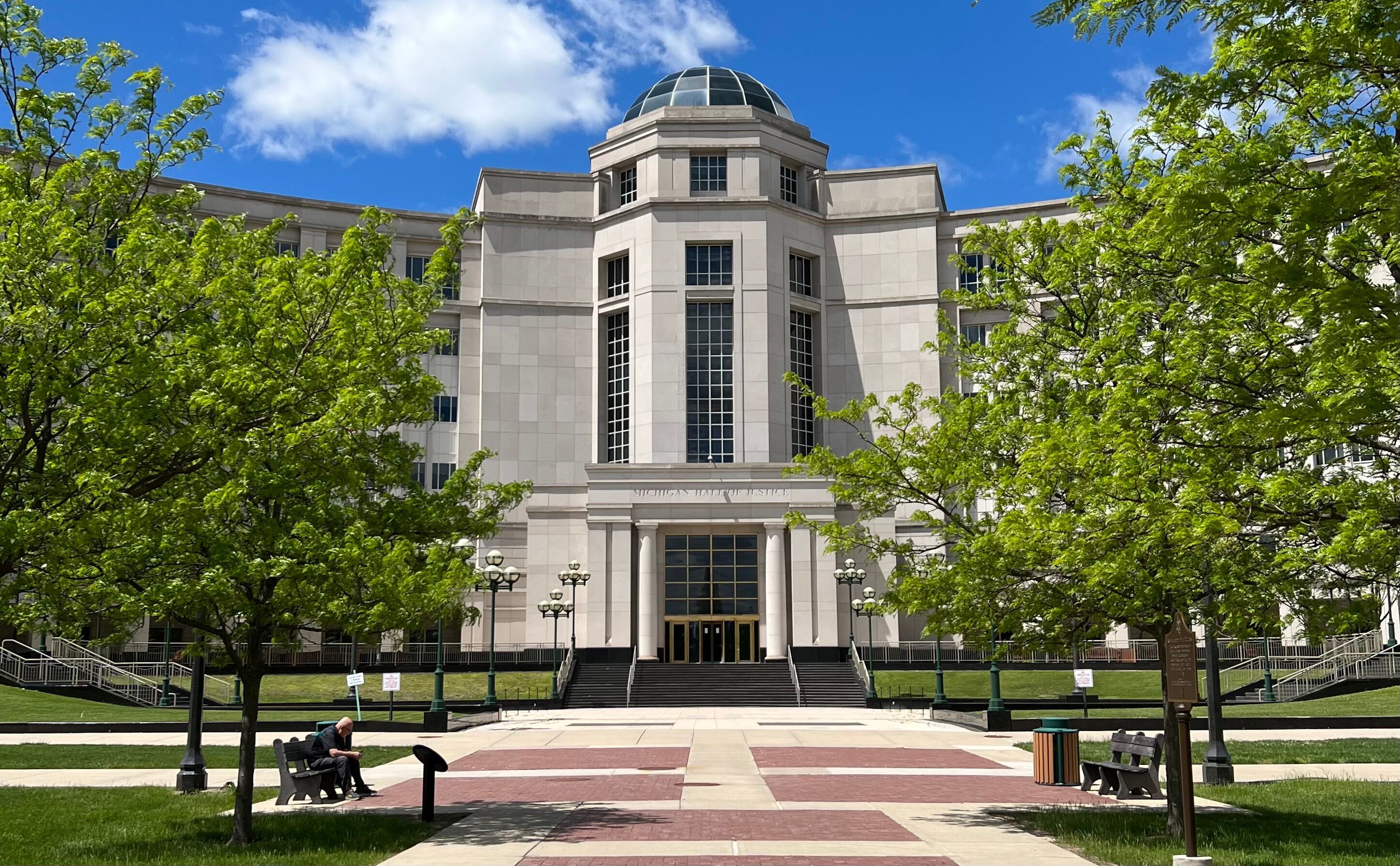 426 kids ‘left in limbo:’ Michigan group sues state over lost foster ...