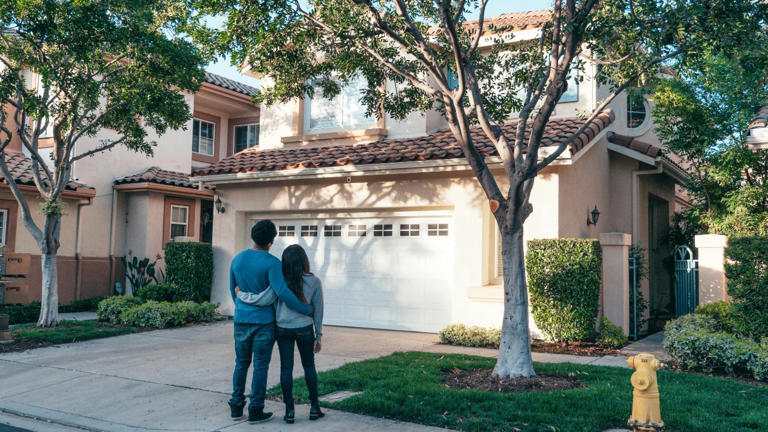 Sixteen HOA rules homeowners say are pointless