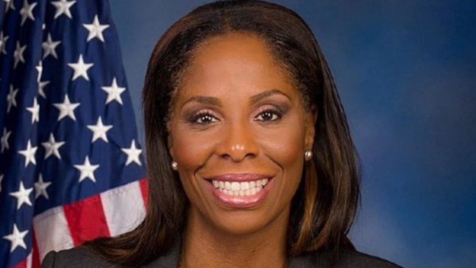 Stacey Plaskett Linked to Epstein Texts Sent During Live House Hearing ...