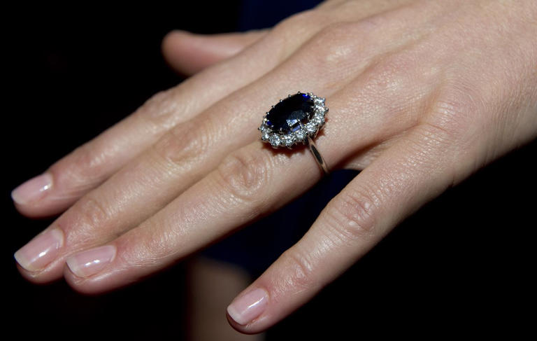 Kate Middleton skips wearing her iconic sapphire and diamond engagement ...