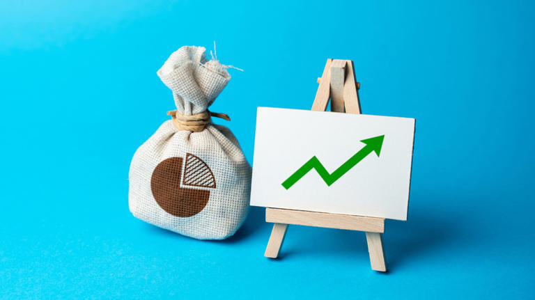 X Items 'Upper-Class' People (Almost) Never Spend Money On