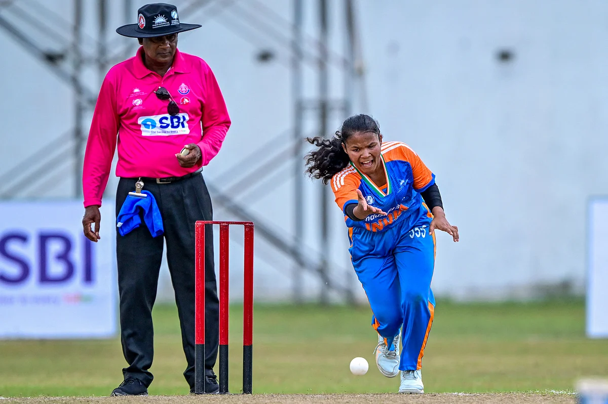 Look: India and Pakistan blind cricket female players shake hands ...