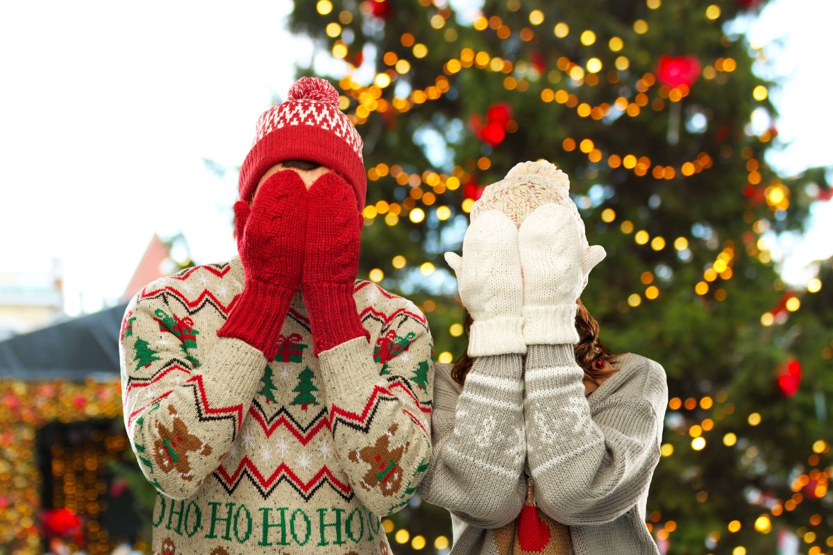 Iedereen wil hem: de kersttrui van HEMA is zó fout dat hij geweldig wordt