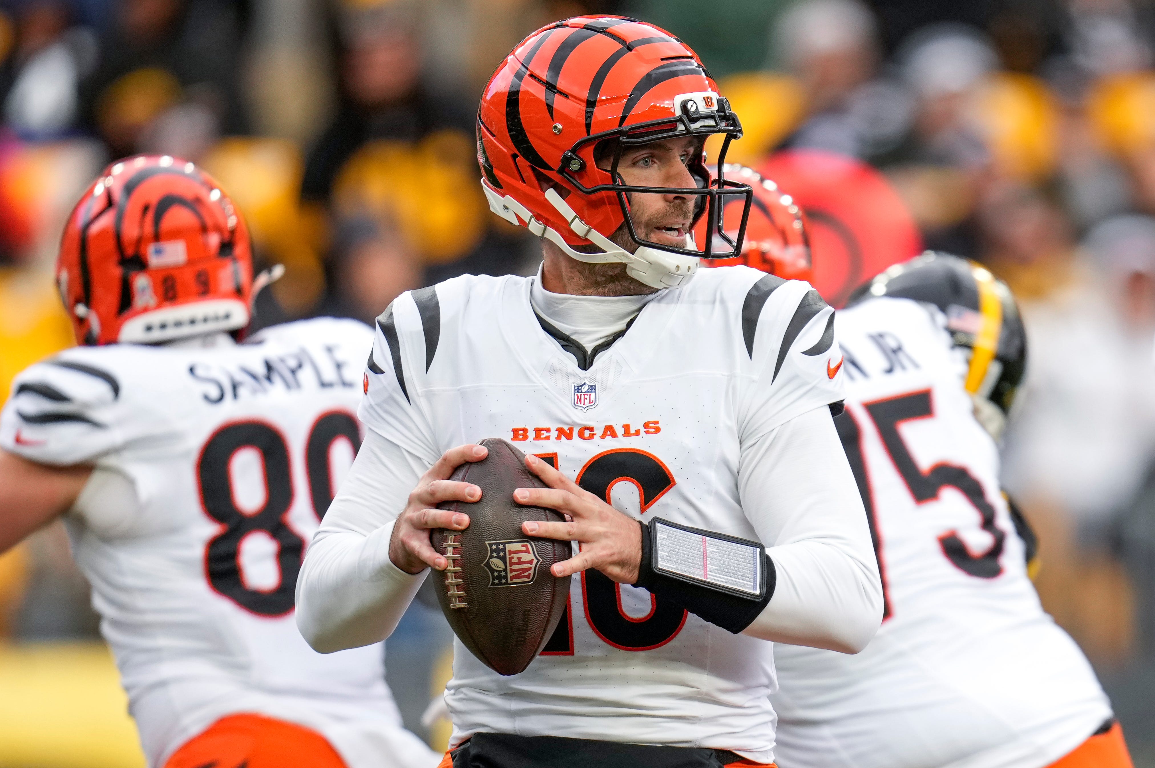 Bengals quarterback Joe Flacco replaces Joe Burrow vs Dolphins