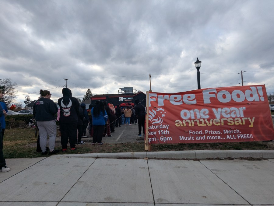 Hundreds line up for Hot Chickz’ first anniversary