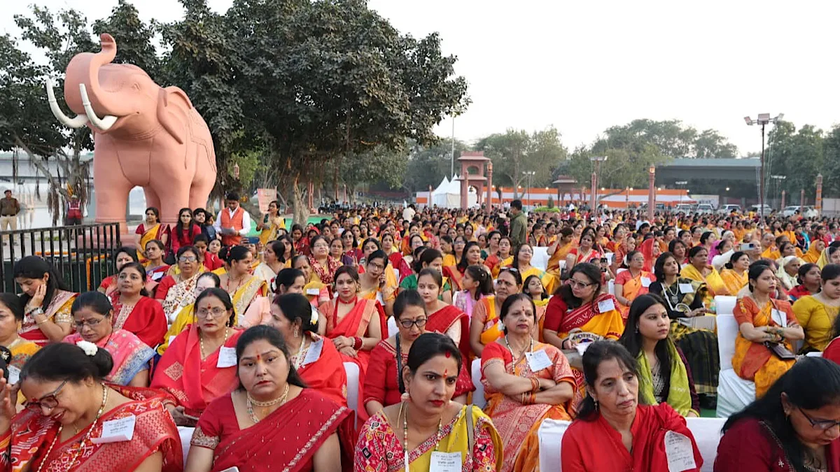 Delhi CM asks women to embody spirit of Goddess Durga, rise above their ...