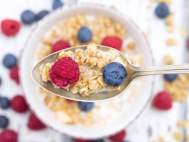 Früchtemüsli von Rewe, Edeka und dm im Test: Finger weg von 4 Produkten