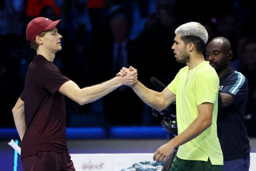 Jannik Sinner vence a Carlos Alcaraz en la final del Masters ATP 2025