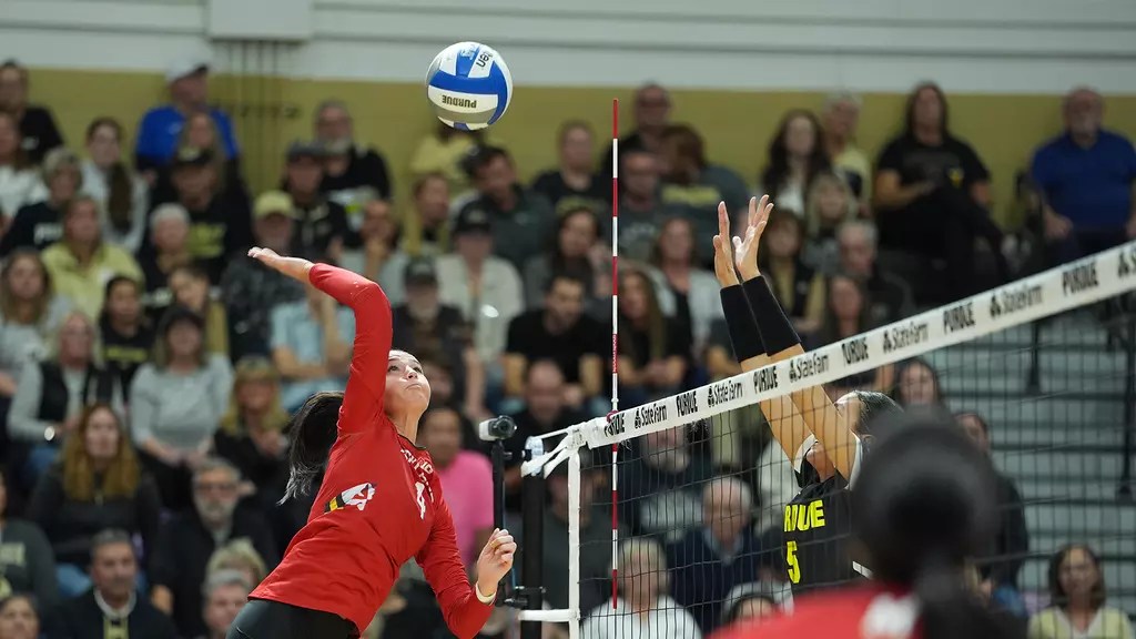Maryland volleyball falls in straight sets against No. 18 Indiana, 3-0
