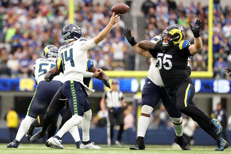 Rams put Seahawks in a spot they've rarely been in all year
