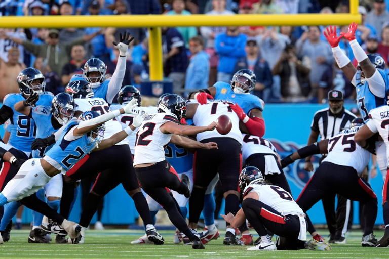 Davis Mills leads Texans to 16-13 win over Titans on Wright's game ...