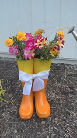 Turn Old Boots Into Stunning Planters: Easy DIY Transformation