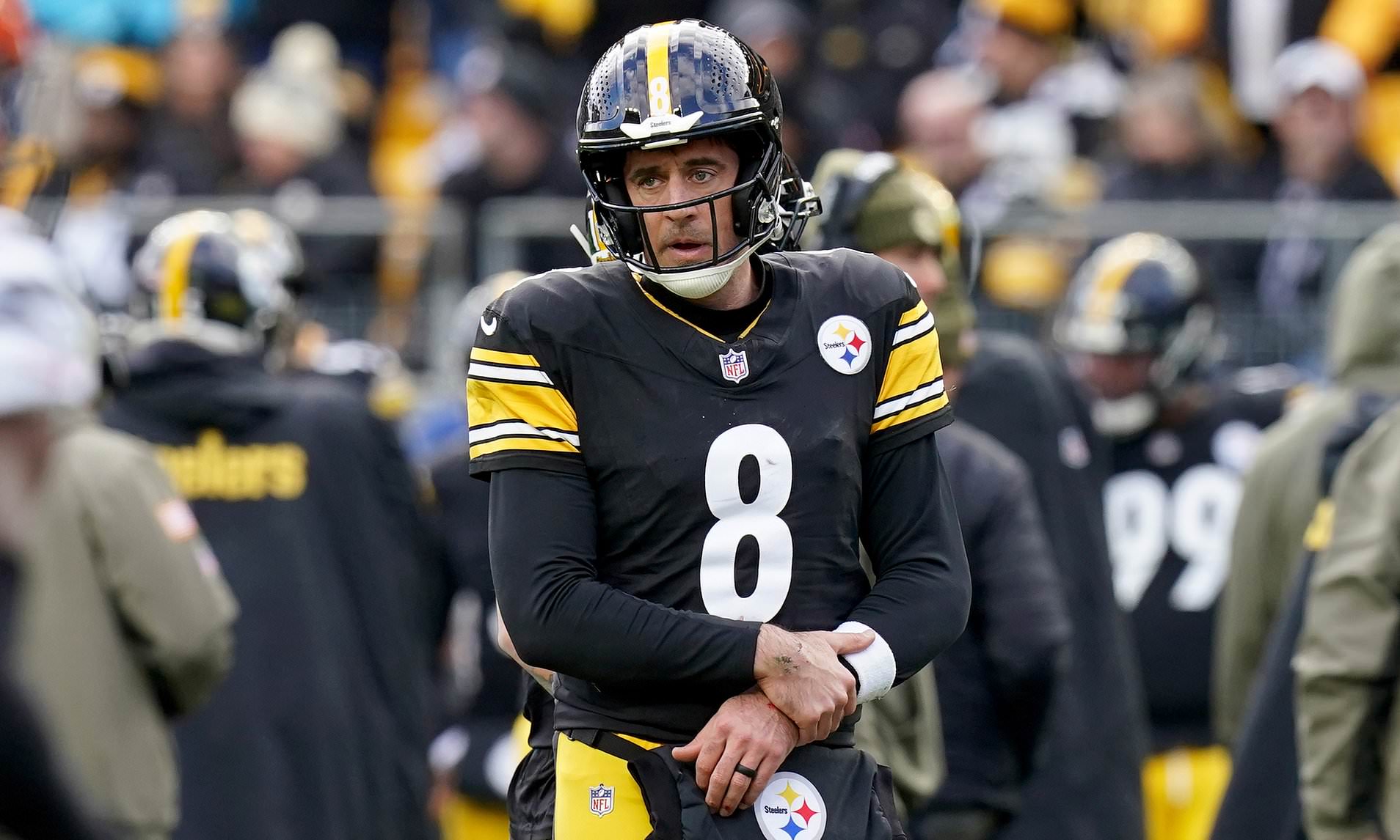 Aaron Rodgers feared to have broken his wrist in huge injury blow for ...