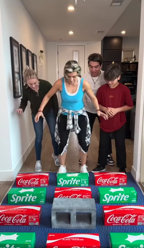 Hilarious Box Challenge Gameplay Inspired by Squid Game