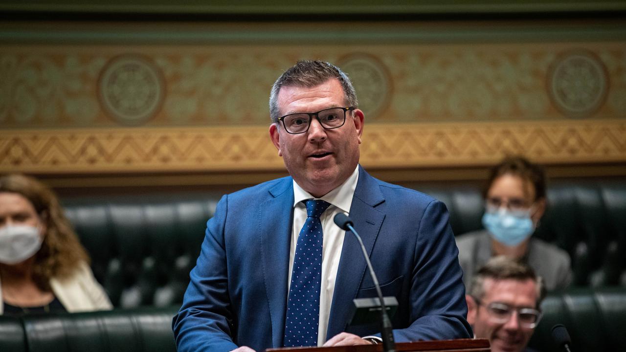 Aus leader quits after daughter in doco