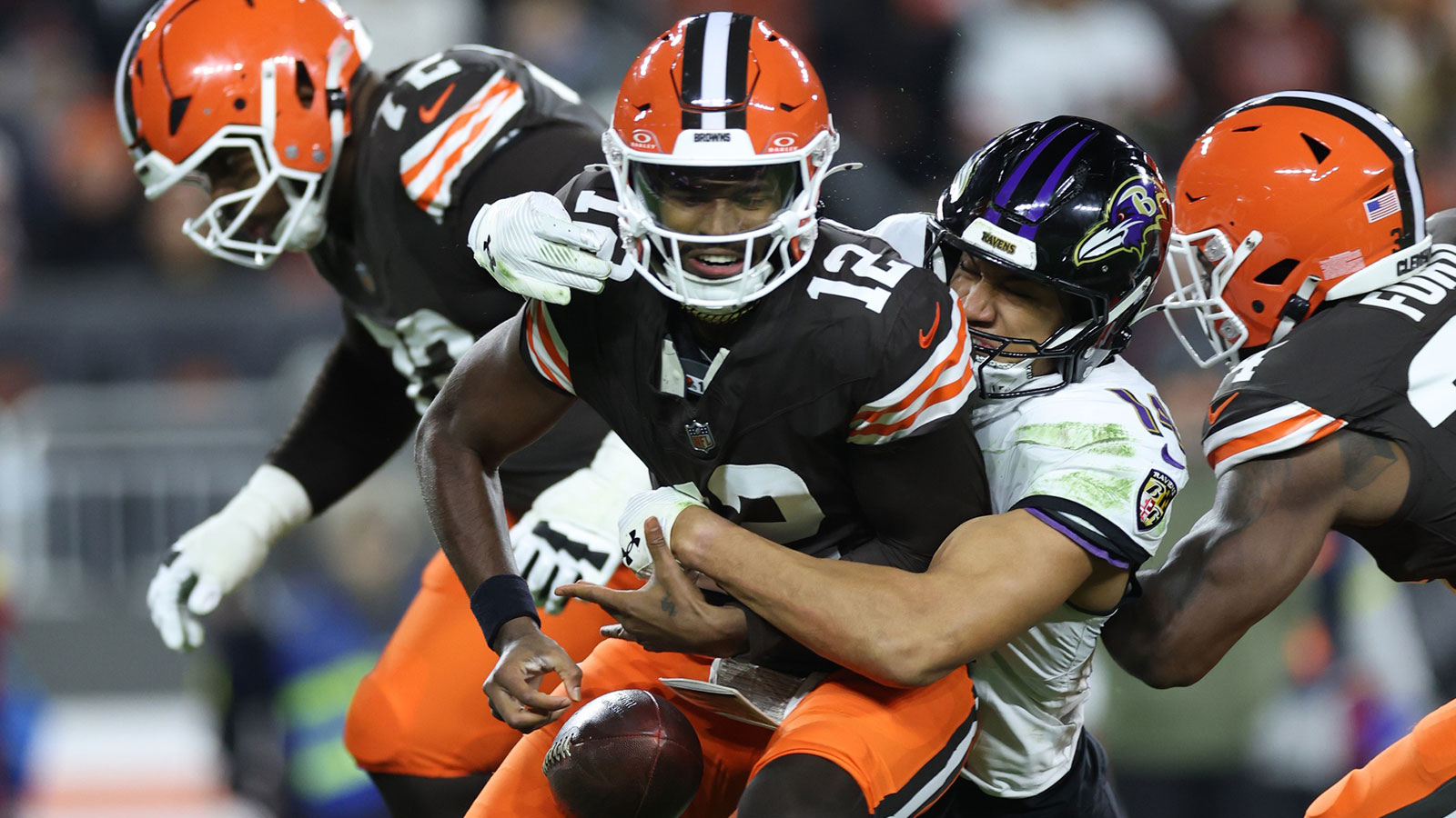 Ravens’ Kyle Hamilton trolls Shedeur Sanders with watch celebration ...