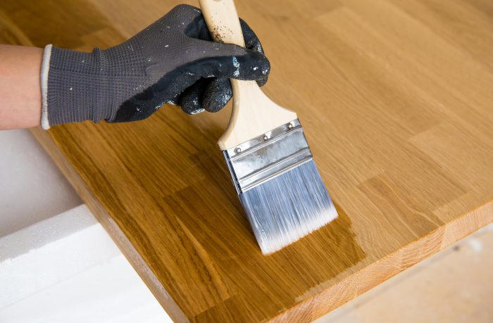 Perbedaan Pernis dan Plitur untuk Finishing Kayu