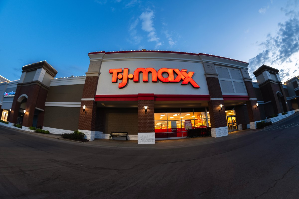 T.J. Maxx Is Selling an Adorable Christmas Tree Cat Scratcher That's ...