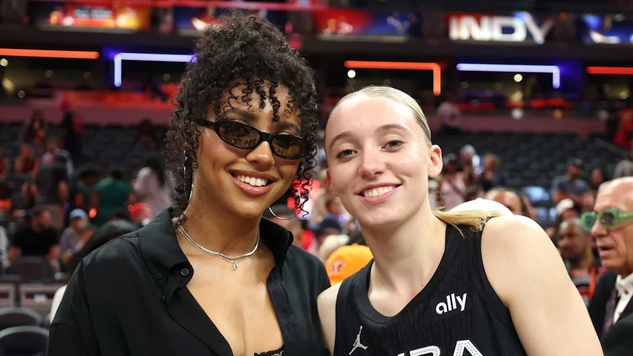 “Paige Bueckers’ Girlfriend” - Azzi Fudd’s adorable move sparks ...