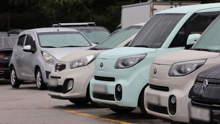 Apartment Complex Prohibits Compact Cars in General Parking Zones