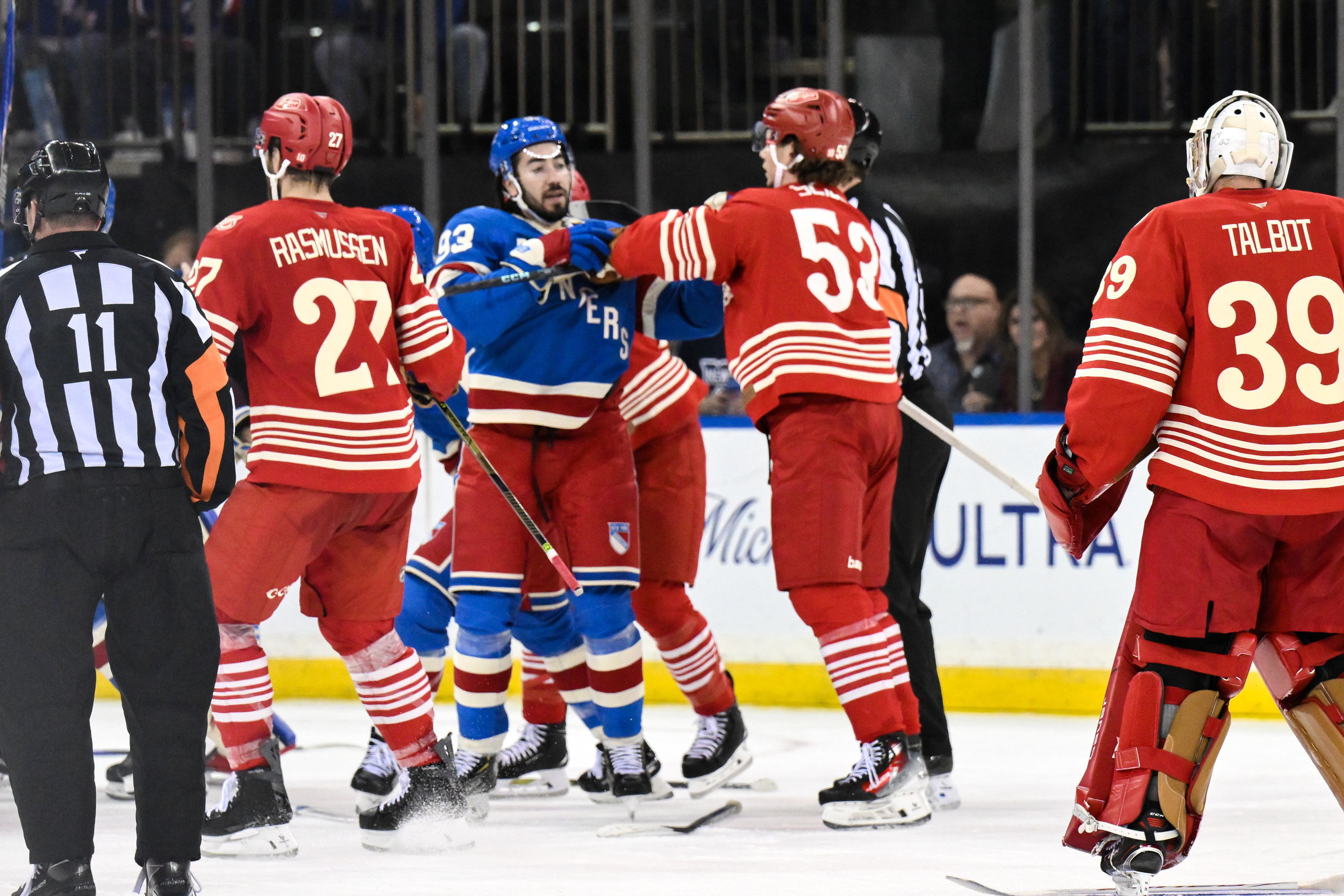 Chaos unfolds as benches empty following Rangers-Red Wings game