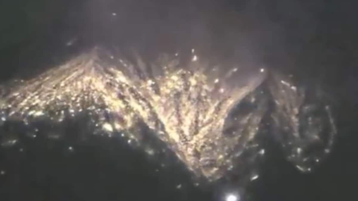 Japan's Sakurajima Volcano Erupts; Sending 4,400m-High Plume Into Sky