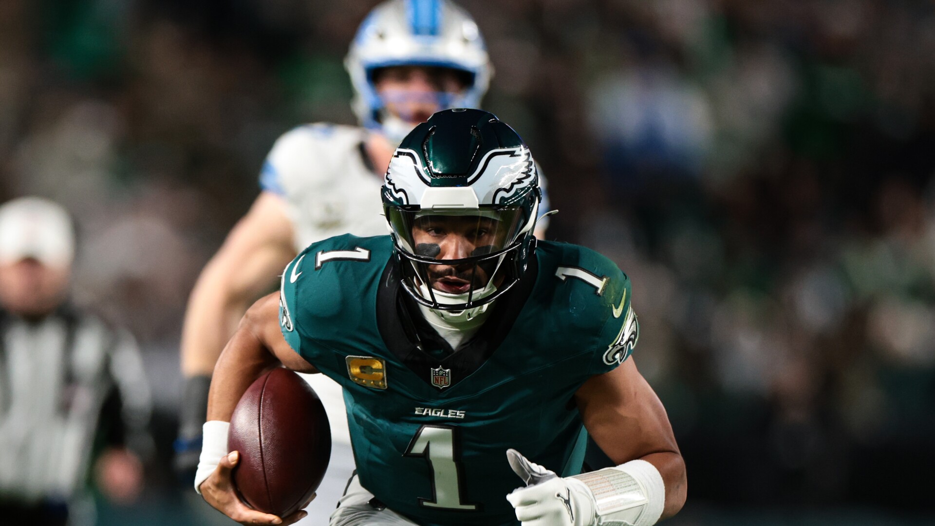 Sunday Night Football: Jalen Hurts scores on tush push, Eagles lead ...