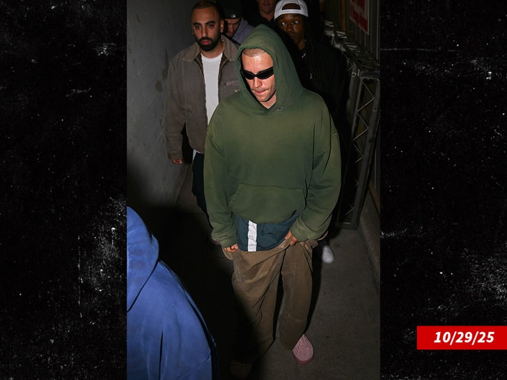 Justin Bieber Hurts Ribs in Electric Skateboard Fail