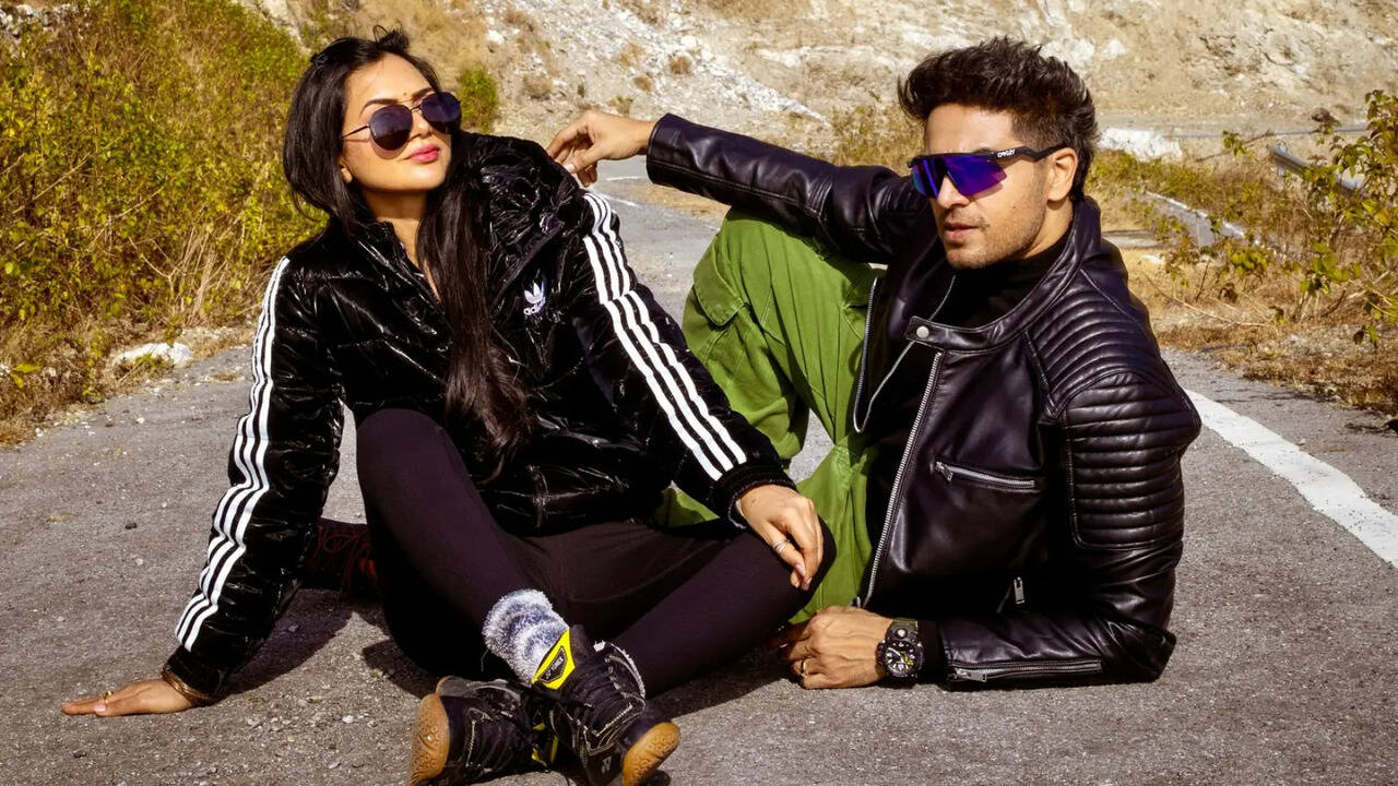 Bigg Boss 19: Gaurav Khanna And Wife Akanksha Chamola To Embrace ...