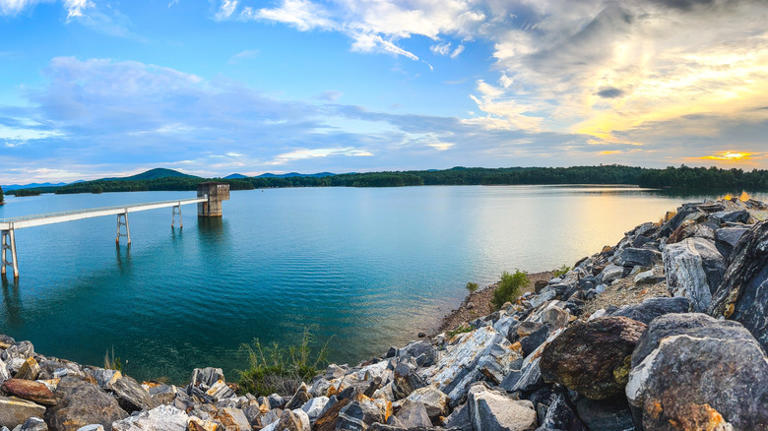 A Peaceful Lake Hidden In Georgia's Blue Ridge Mountains Is An ...