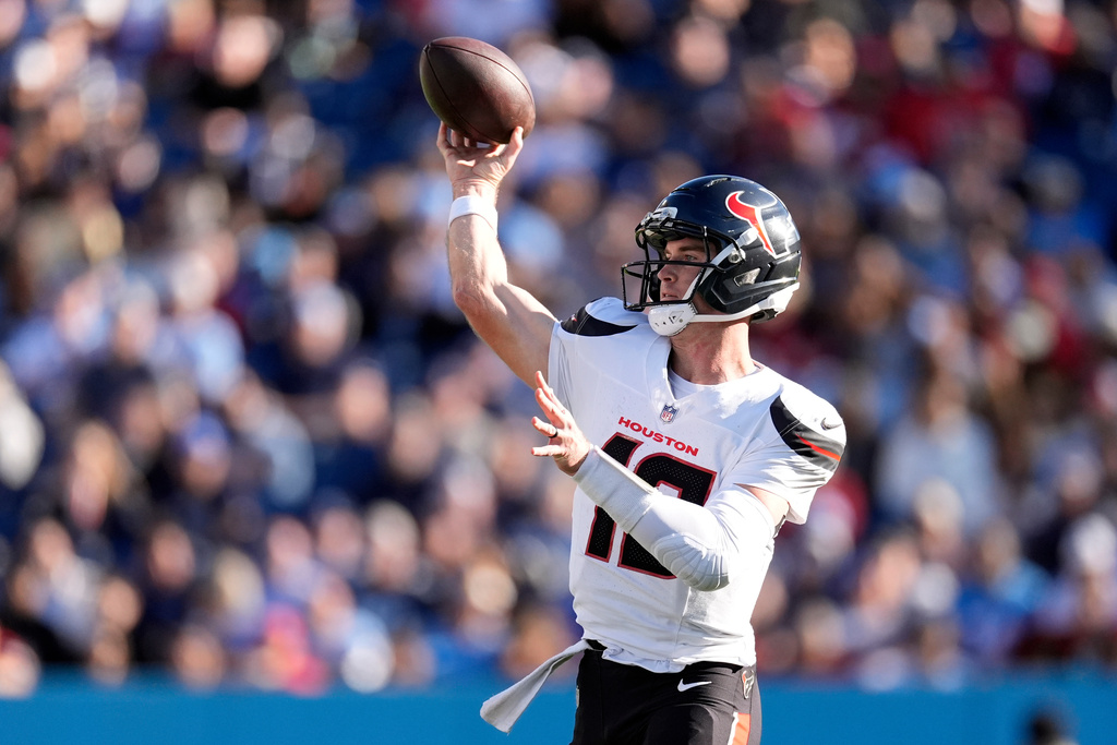 Davis Mills leads Texans to 16-13 win over Titans on Wright's game ...