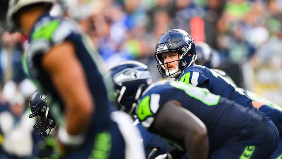 Sam Darnold's early INT hampers Seahawks early vs. Rams