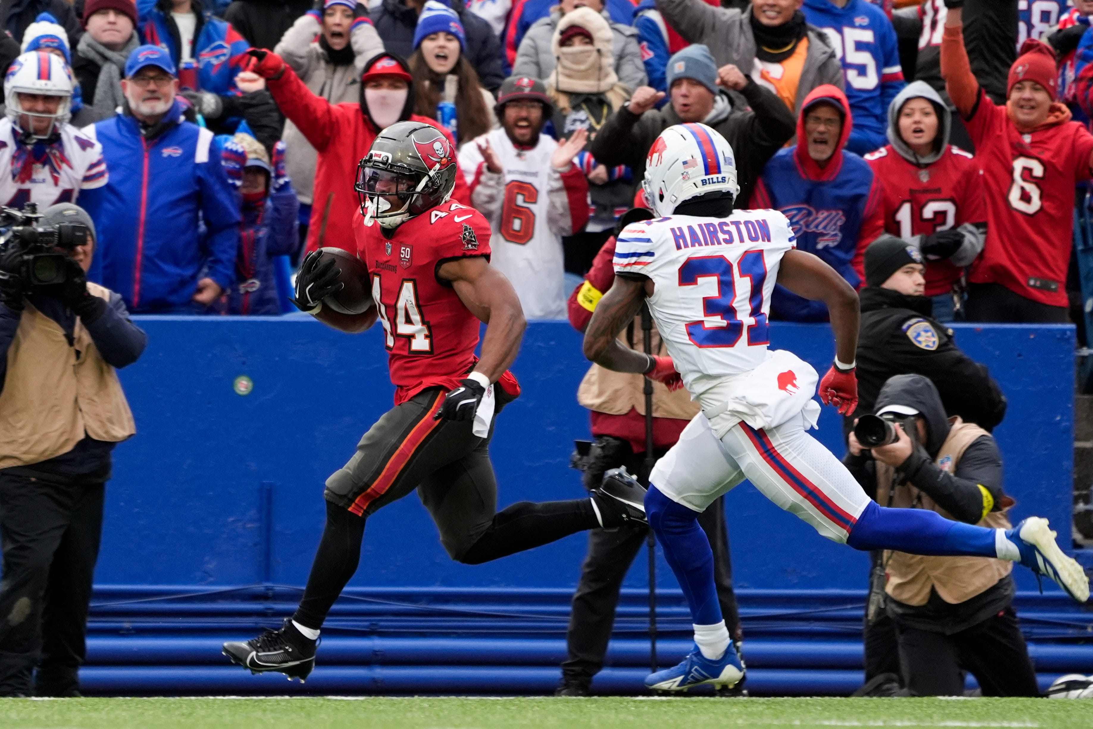 Josh Allen's monster 6-TD game leads Bills to victory over Buccaneers