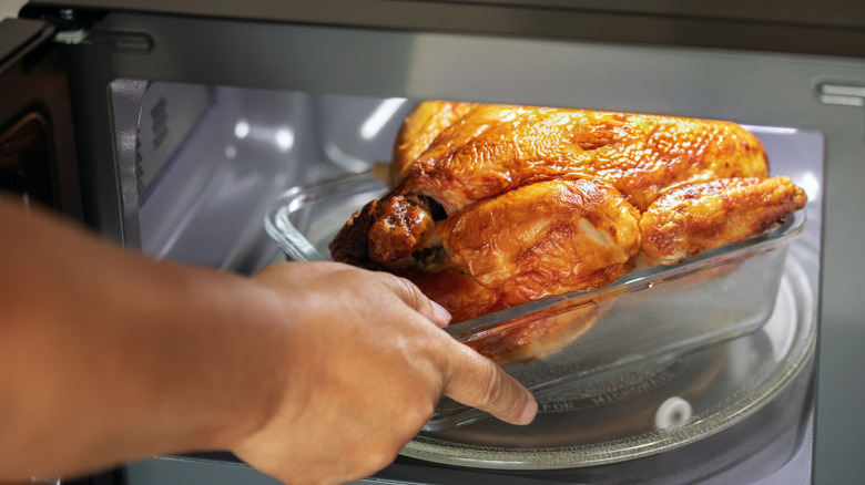 Yes, A Microwave Can Keep Food Warm – Here's How It Works