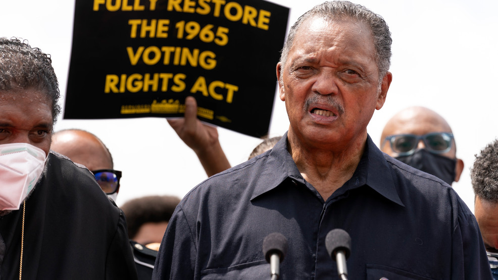 Rev. Jesse Jackson receiving form of life support, family source tells CNN
